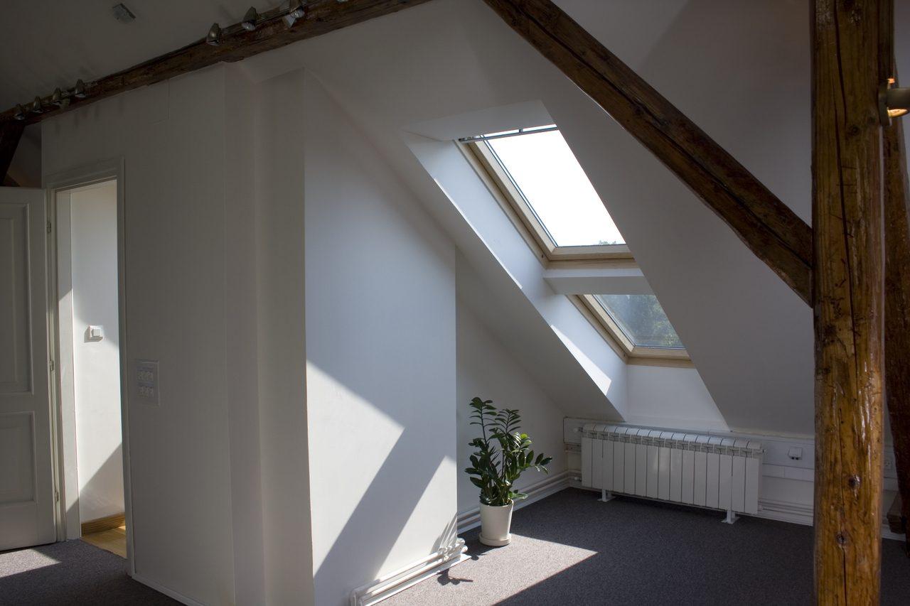 Sottotetto abitabile: altezza minima e normative - Mansarda.it